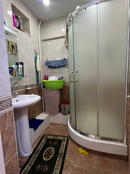 Срочно!!! Продам Ц-6 2/4/4 кирпич комнаты разд