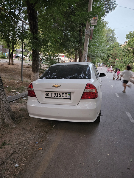 Нексия 3 сотилади