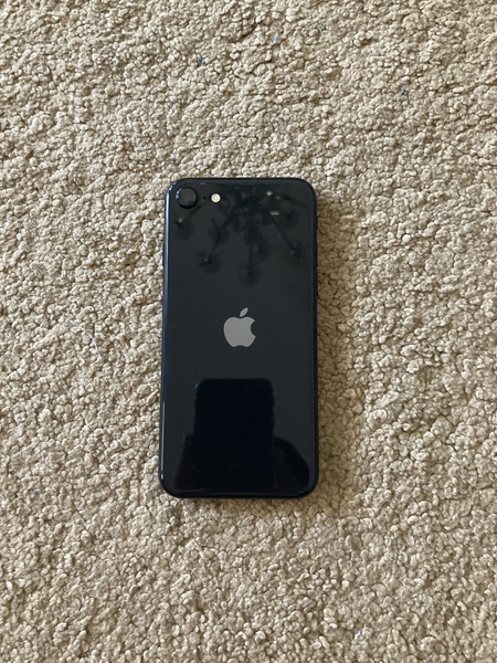 Iphone SE 2020 sotiladi