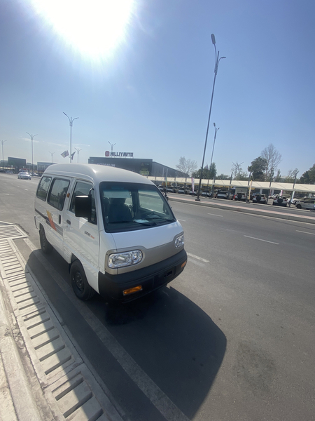 Damas xizmati odam tashish va toza yuklarni yetkazib berish.