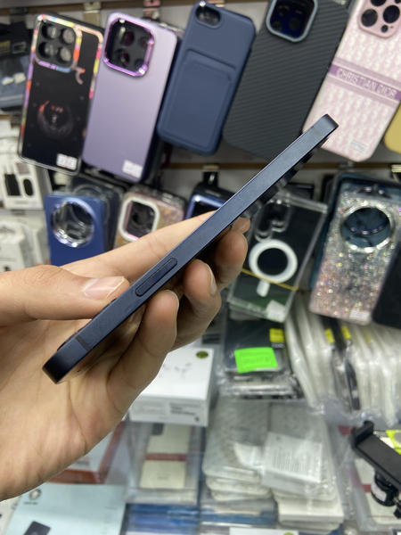 iPhone 12 64Gb icloud