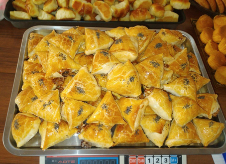 To'rt va shirinliklar xiva boylab yetkazib beriladi