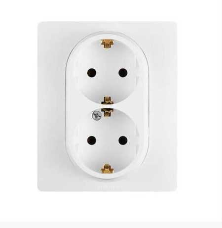 Розетка Legrand 2К+З немецкий стандарт 16А 250В