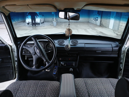 Moshina vaz 2106