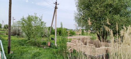 ПРОДАЁТСЯ участок 20 соток с недостроеным домом