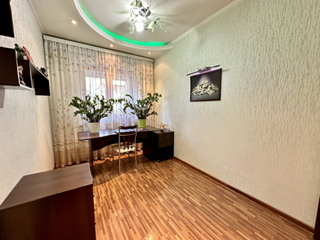 Продается 4 комнатная квартира на дархане. 77серия