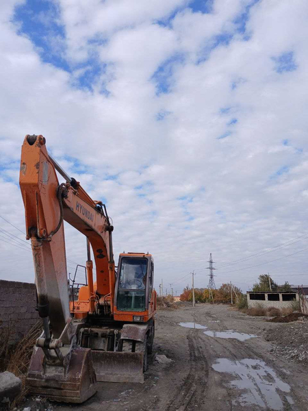 Hyundai R210w-5  2005 йил