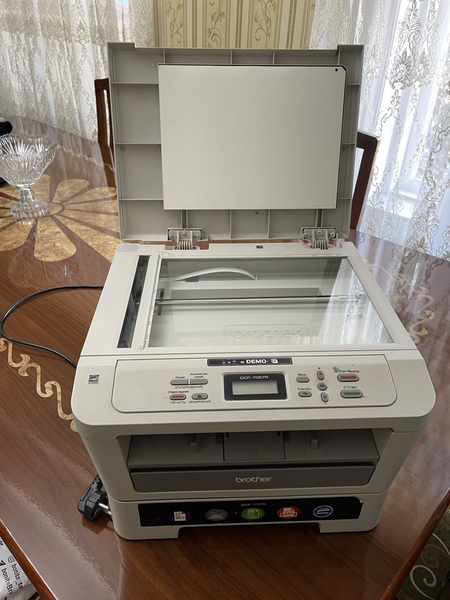 Brother DCP-7057R принтер