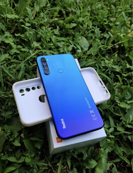 Redmi 8 pr sotiladi srochno sostyaniyasi engide usta kormagan