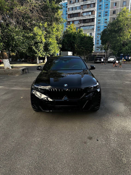 BMW X6 2023 , новая не битая. Срочно !!!