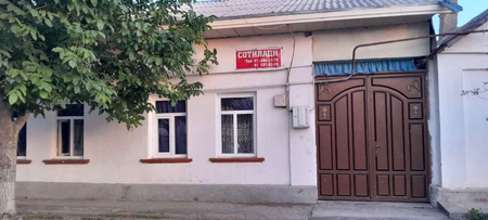 Turar joy binosi 4 xonali gaz svet suv bor