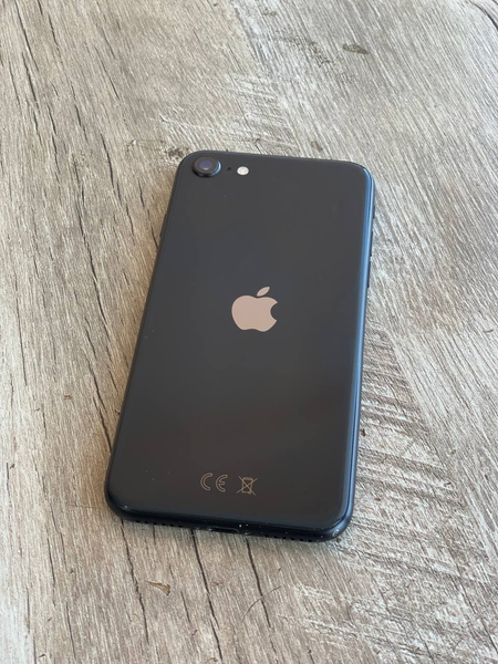 Iphone SE 64gb .