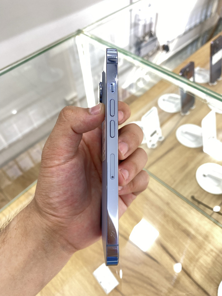 Rasrochka va Naht! Iphone 13 pro 128gb 84% LL/A BLUE  Apple Expert
