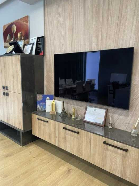 По улице Шота Руставели сдается большой участок под офис 400м2
