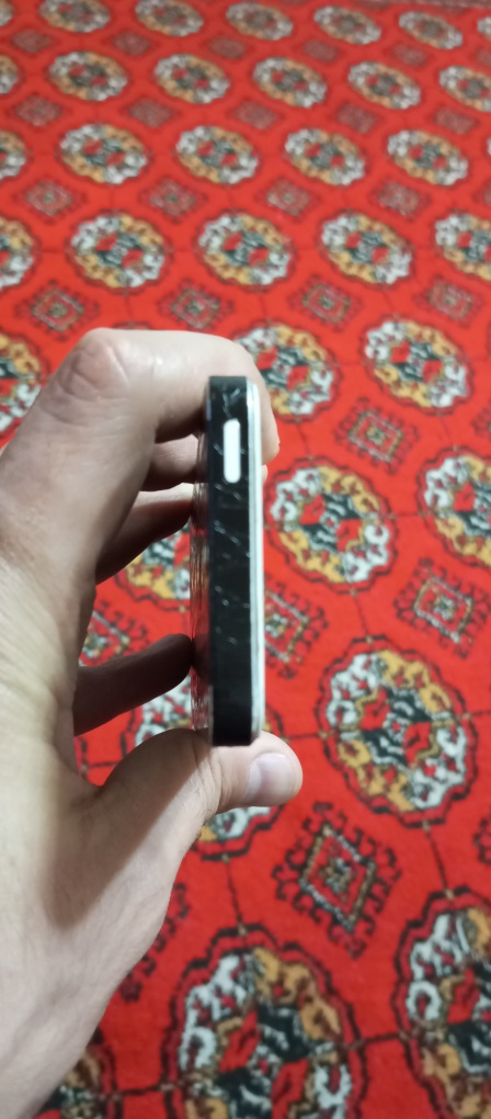 iPhone 5G продается