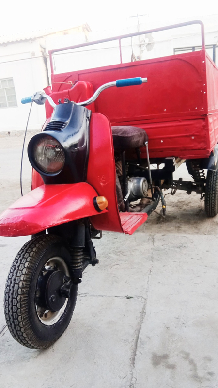 Motoroller sotiladi