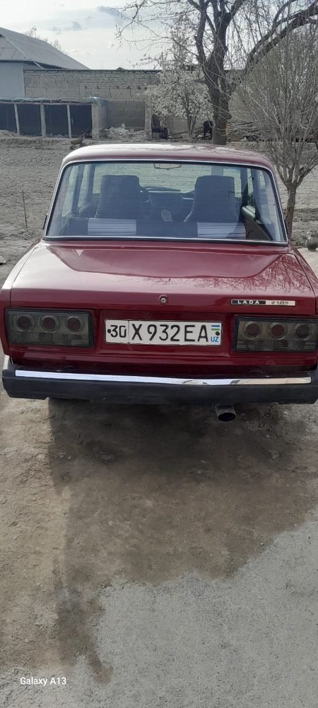 Vaz 2107 sotiladi