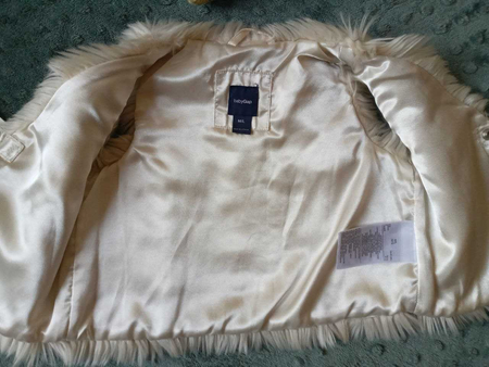 Безрукавка в отличном состоянии фирменный BabyGap ра-р:1-3лет