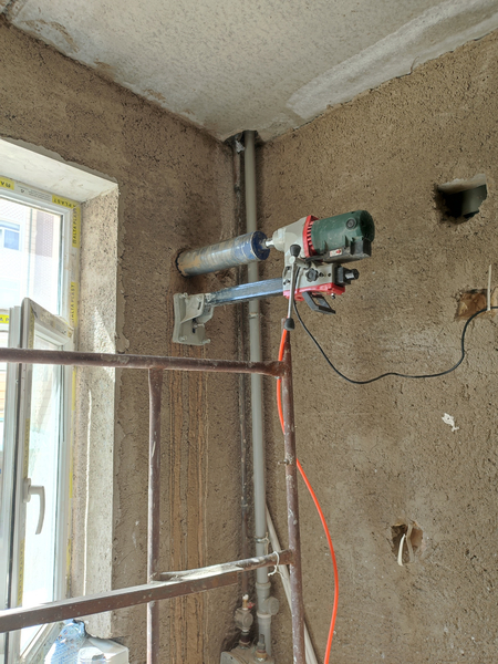 Almazni bur xizmati beton devor teshish