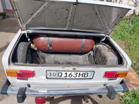2101 Sotiladi  1976 Gaz bor
