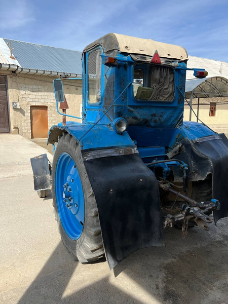 Traktor sotiladi Трактор сотилади