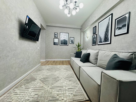 Продам квартиру в кирпичном доме на Ц4