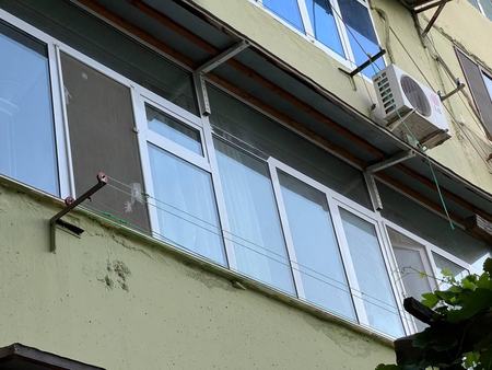 Derazalar sotila 2 tasiga  2 milion
