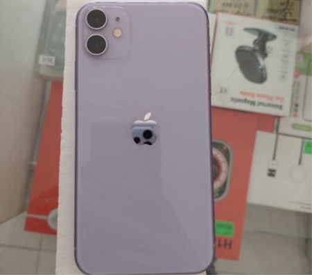 iphone 11.  128gb