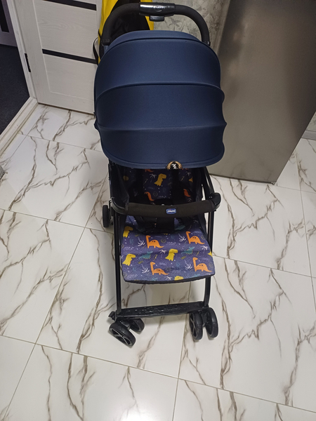 Продаётся фирменный коляска chicco ohlolo