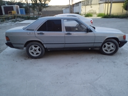 Mercedes E190 W201