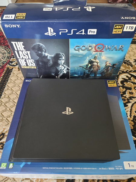 Playstation 4 pro 1Tb