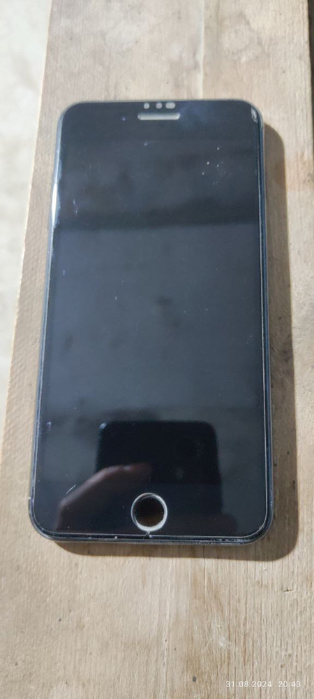 iPhone 7 plus black sotiladi