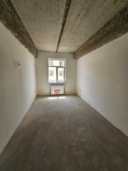 4 xonali 110m² 5 qavat uy sotiladi