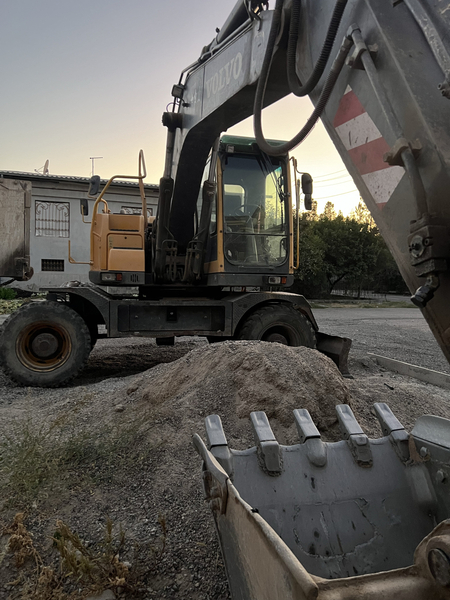 продается экскаватор Volvo EW 145w