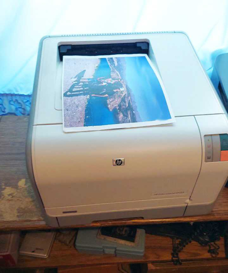 Продам Цветной лазерный принтер HP CP1215