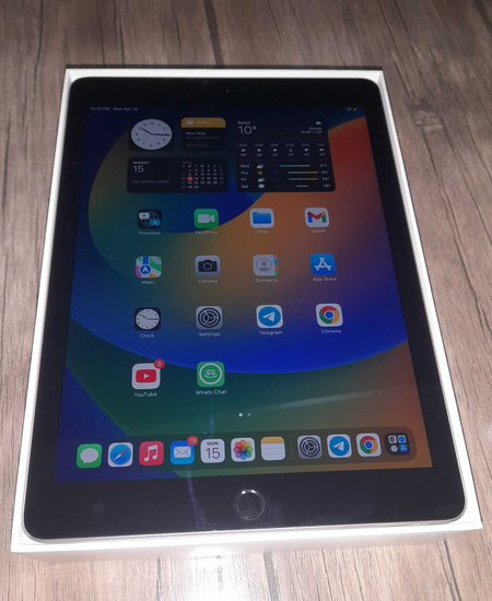 iPad (6th Generation) Wi-Fi 32GB