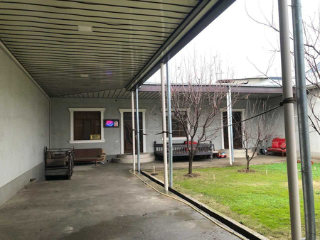 Hovli sotiladi 4,5 sotix
