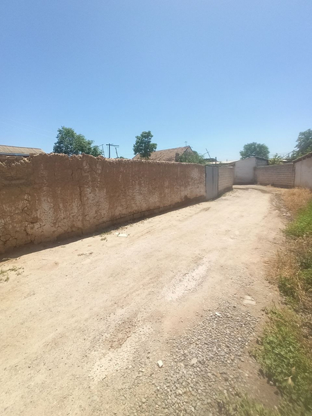 Vagzaldan hamma qulayliklarga ega hovli sotiladi