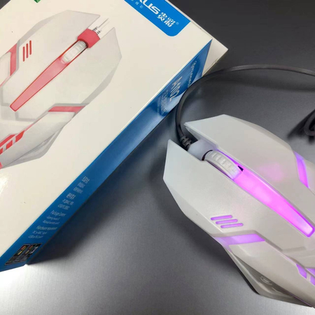 игровая мышка  с RGB подцевткой!