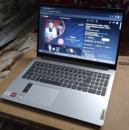 Lenovo Amd rayzen 7120U
