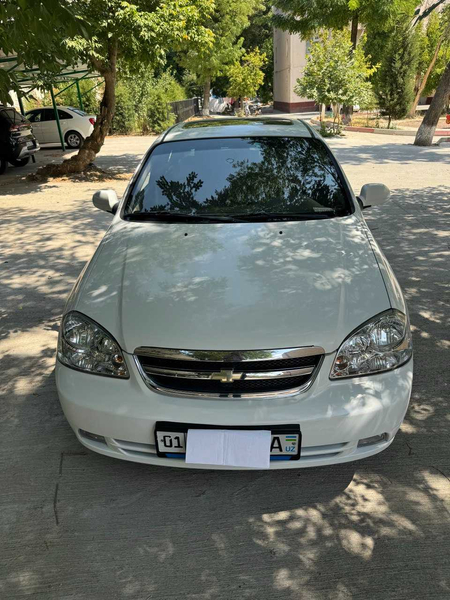 Продается Lacetti 3 позиция 2012 года