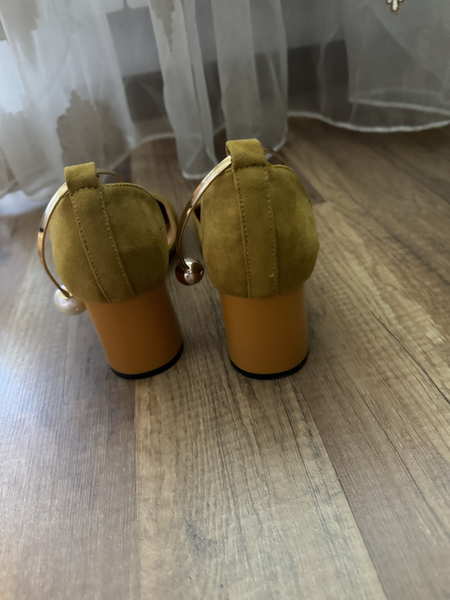 Женская обувь