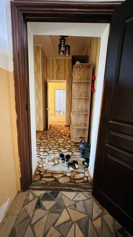 Eski shahar kamolot domdan 3 xonalik kv sotilafi.
