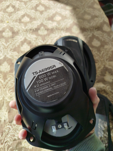 Pioneer 600w автоколонки.