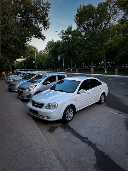 Lacetti 1.8 продаю не спеша