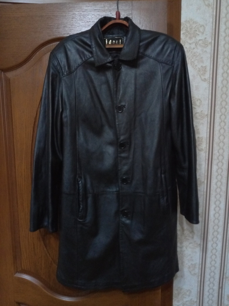 Продам  кожаные  суртюки.