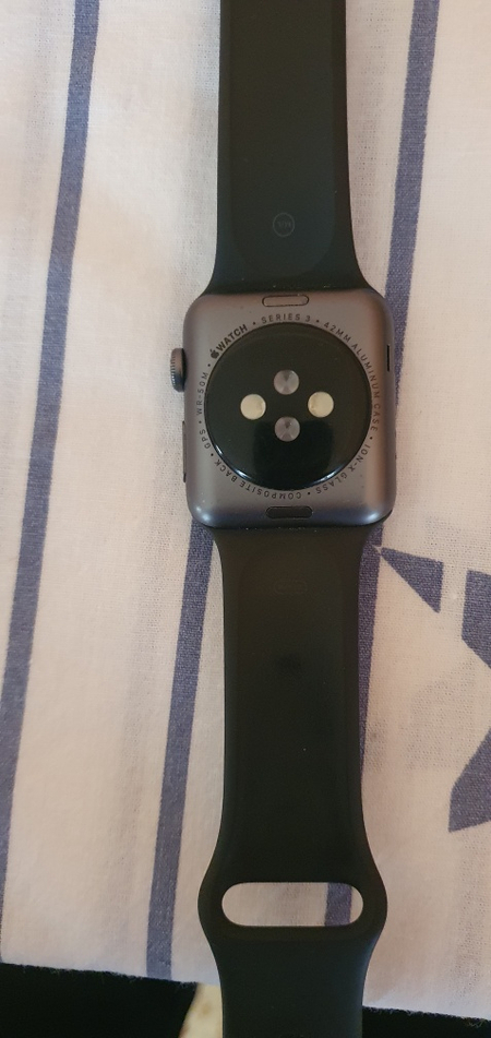 Apple watch series 3 . 42 mi