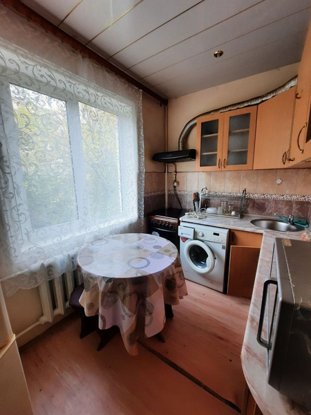 Продам 2/3/5 Лисунова около базара
