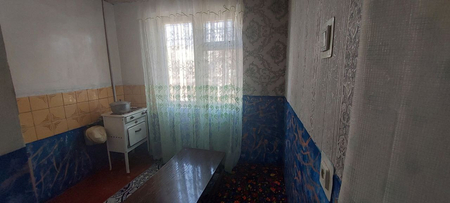 ПРОДАЕТСЯ Чирчик ш. 3 м/н 2-этаж 1х