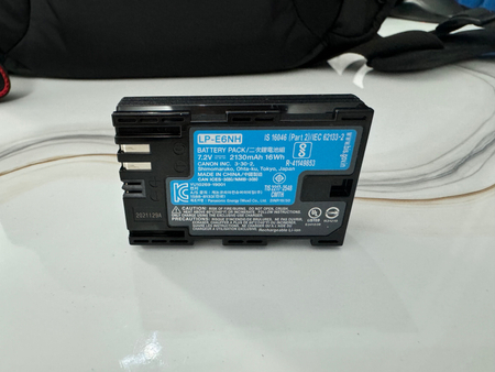 продается Canon EOS r6 профессиональная без зеркальная камера